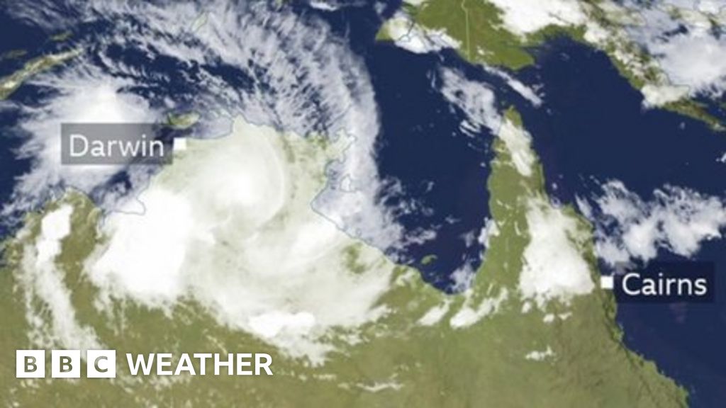Cyclone Tiffany makes Australia landfall again - BBC Weather