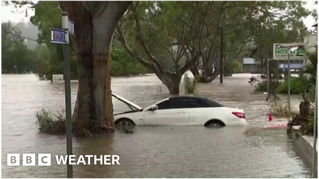 Record rains bring severe flooding to Sydney - BBC Weather