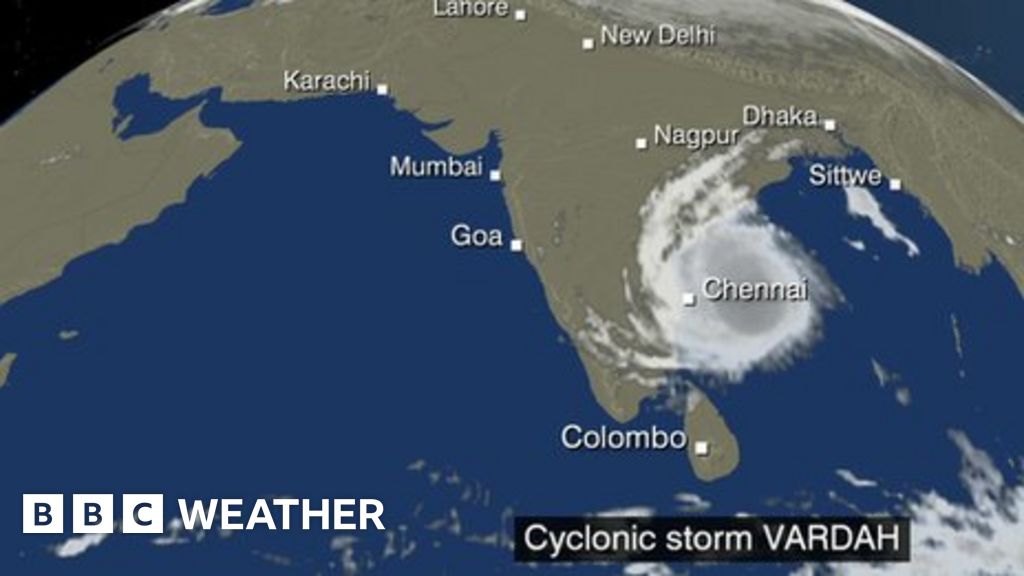 Cyclone Vardah makes landfall - BBC Weather