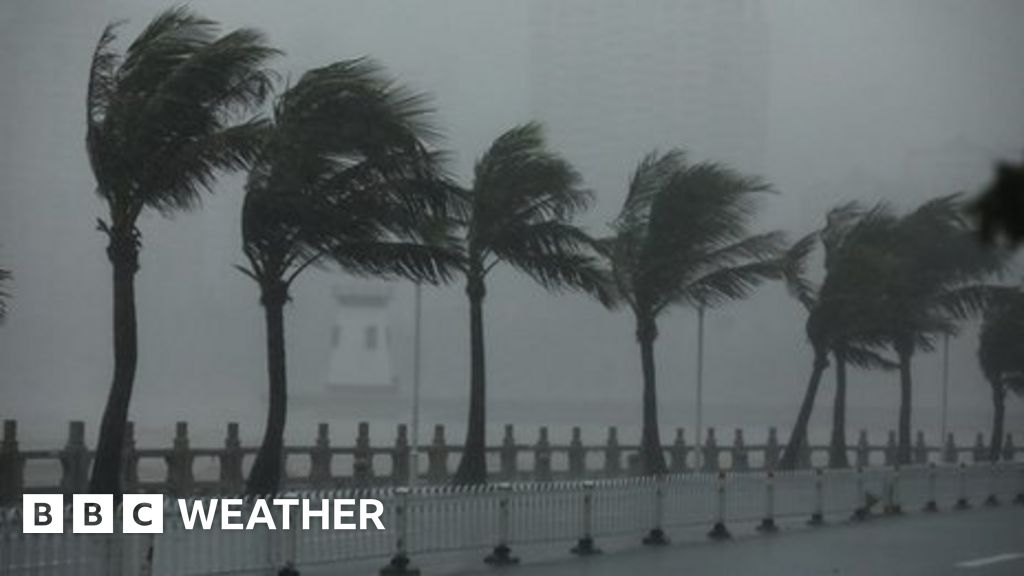 Typhoon Lekima inches towards China - BBC Weather