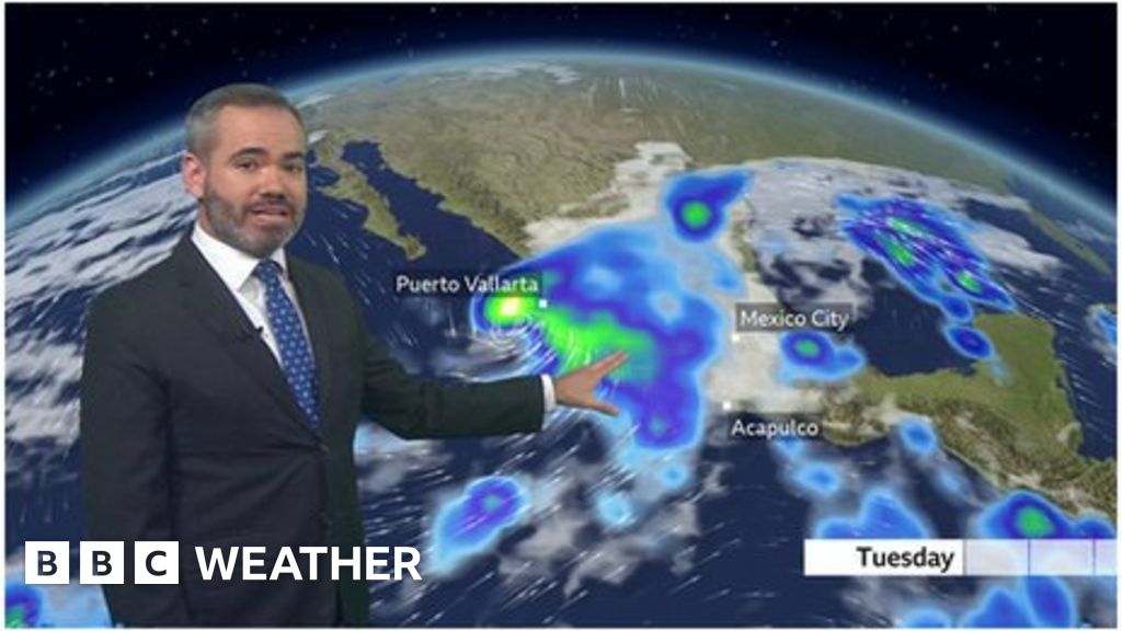 Hurricane Lidia approaches Mexico - BBC Weather