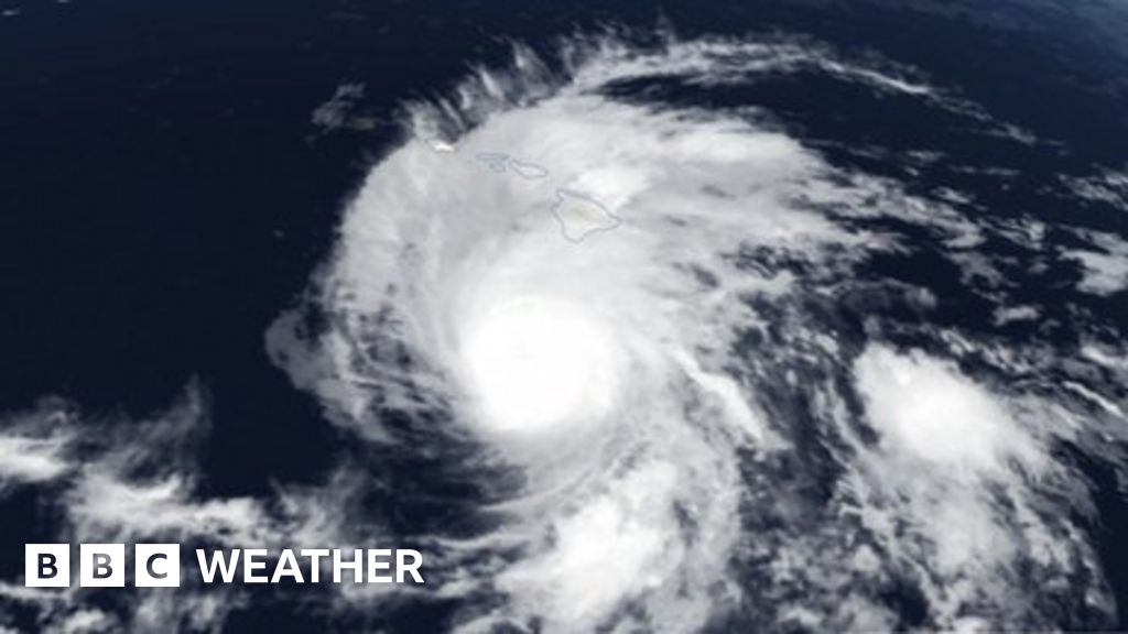 Three storms active in the Pacific - BBC Weather