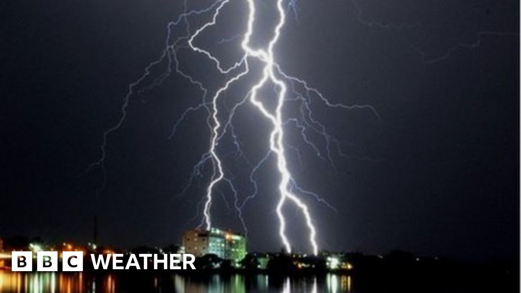 'Above average' monsoon expected to end two year drought - BBC Weather