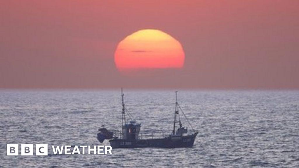 How to capture a perfect sunrise - BBC Weather