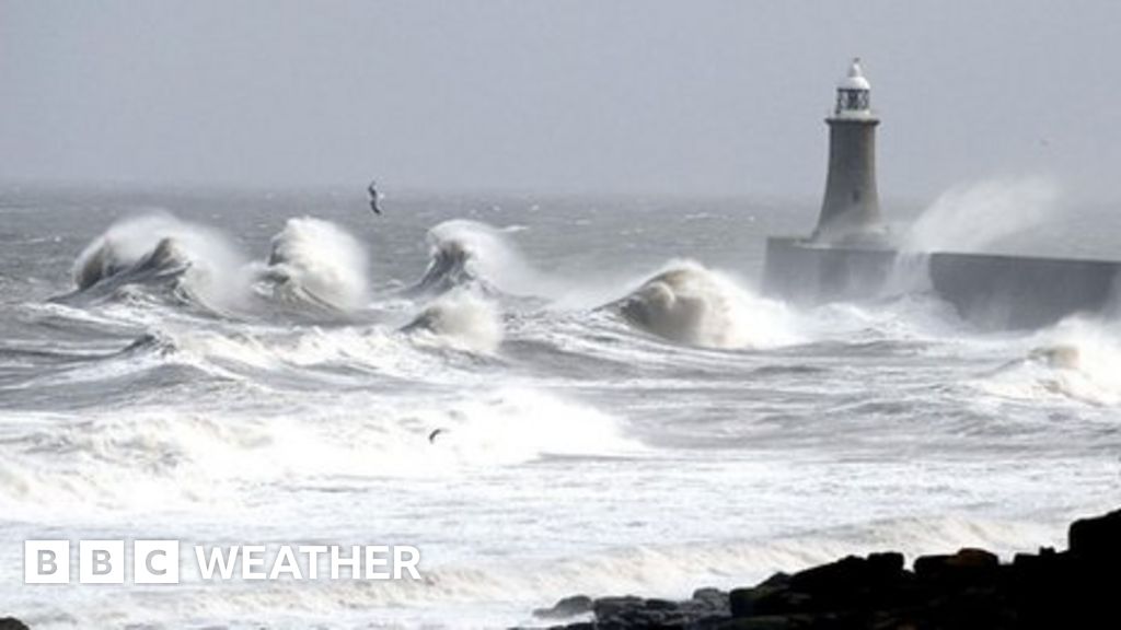 UK braces for Storm Doris - BBC Weather