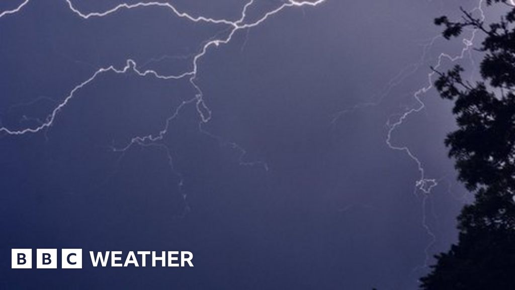 Why has there been so much lightning? - BBC Weather