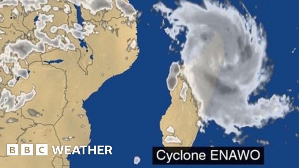 Cyclone Enawo hits Madagascar - BBC Weather