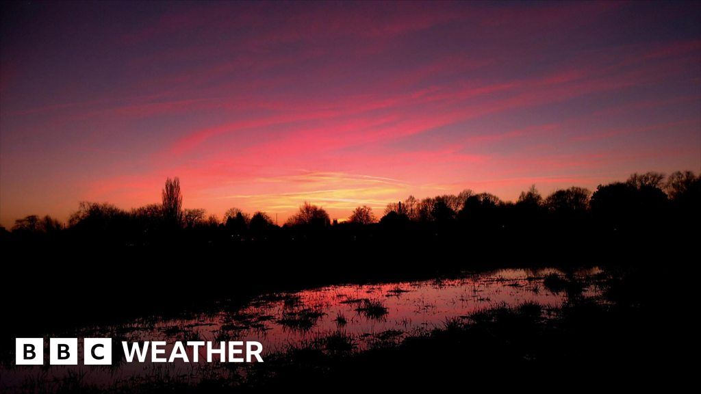The science behind sunrise and sunset - BBC Weather