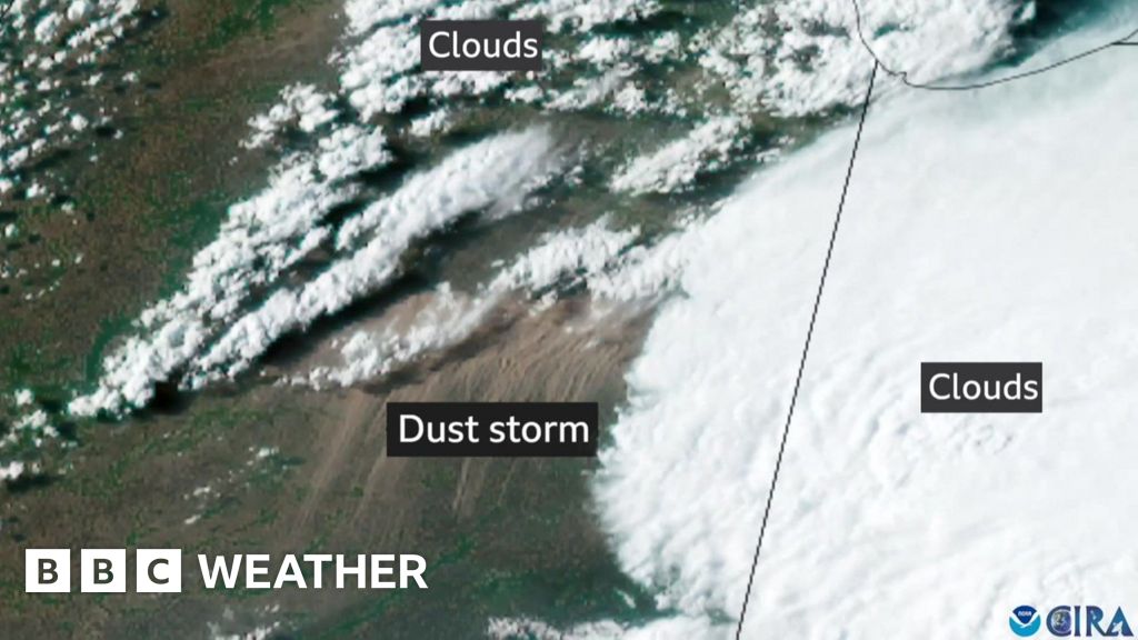 A rare dust storm covers Chicago with near-zero visibility conditions ...