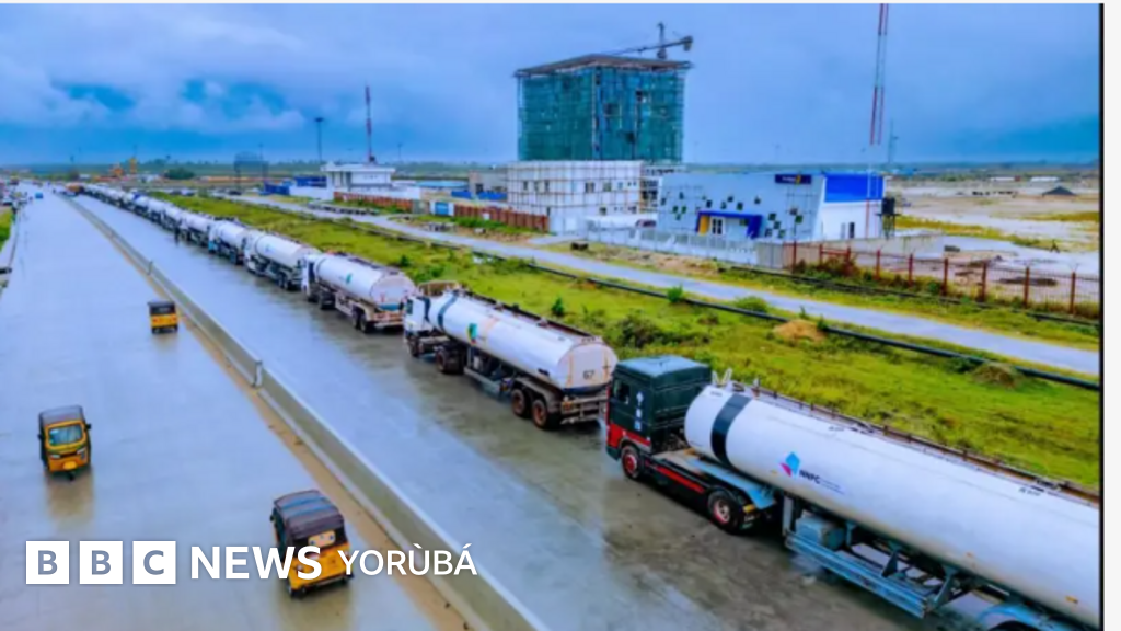 N1,300, N690! Èló gan-an ni Dangote ta lítà epo bẹtirò fún NNPCL? - BBC News Yorùbá