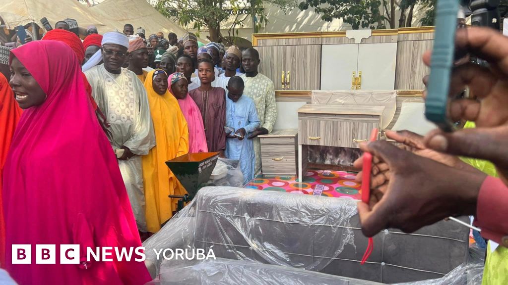 Lọ́jọ́ kan ṣoṣo, aṣòfin Nàìjíríà ṣètò ìgbéyàwó fàwọn ọmọ òrukàn ọgọrùn ...