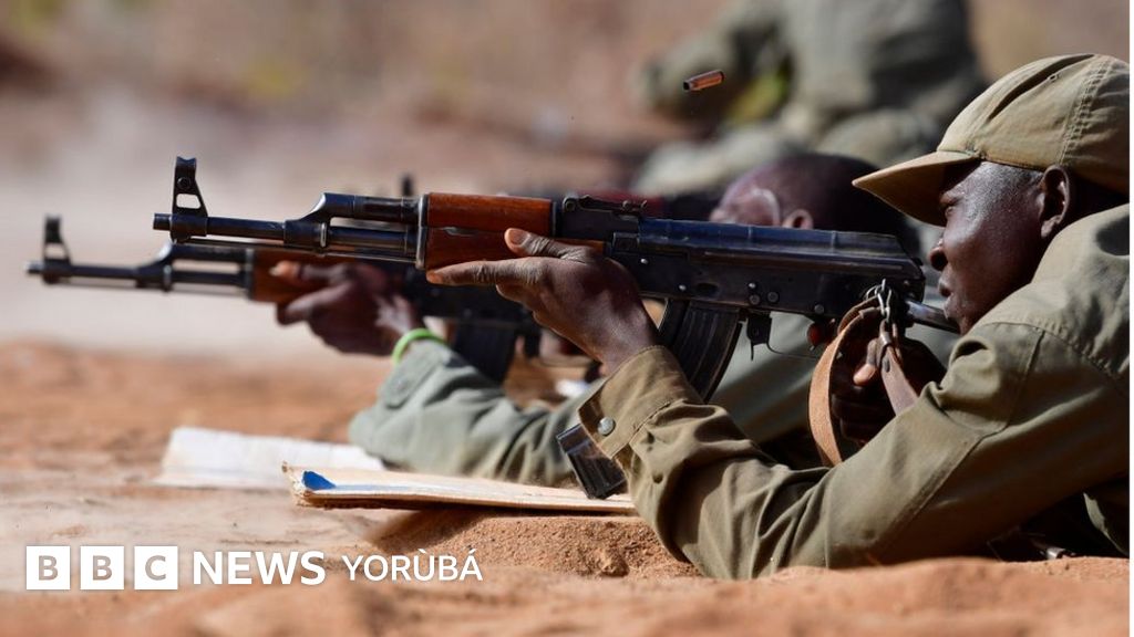 Kalashnikov AK-47: Ohun mẹ́fà tó yẹ kí o mọ̀ nípa ìbọn AK-47 rèé - BBC ...