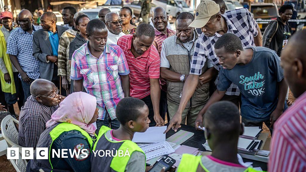 Wo gbogbo nǹkan tó ń ṣẹlẹ̀ nínú ètò ìdìbò láàrìn Moseveni àti Boby wine ...