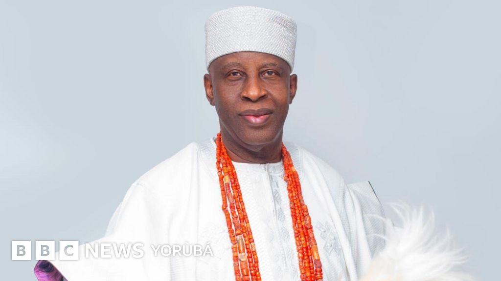 Ètò gbígbé ọ̀pá-àṣẹ fún Soun Ogbomoso Ọba Ghandi Olaoye ti bẹ̀rẹ̀ - BBC ...