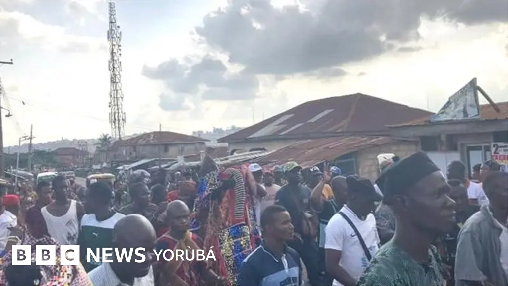 Oloolu: Àlàyé rèé lórí ìdí tí egúngún Ajé kìí fi wọ bàtà tàbí fojú kan ...