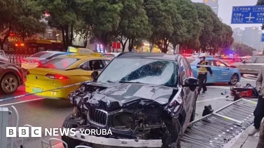 Èèyàn 5 kú, 13 farapa nígbà tí ọkọ̀ ya wọ ààrin èrò tó fẹ́ sọdá títì ...