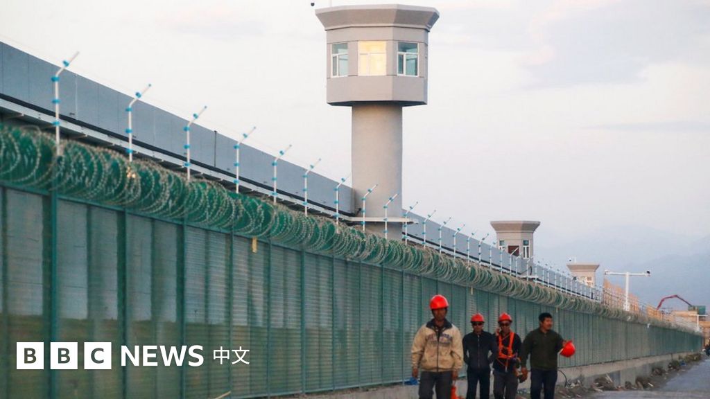 新疆再教育营：文件披露维吾尔人如何被“洗脑” - BBC News 中文