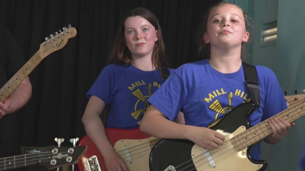 Rock on! Meet the school band making magnificent music - BBC Newsround