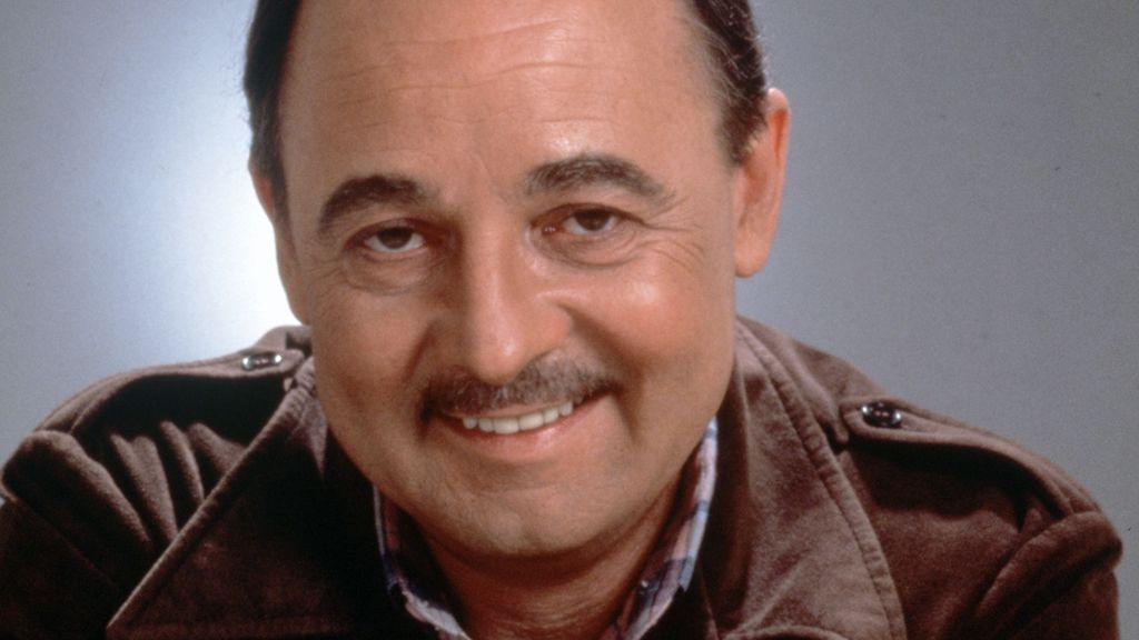 Roger E. Mosley: Magnum P.I. actor dies aged 83 after car crash - BBC News