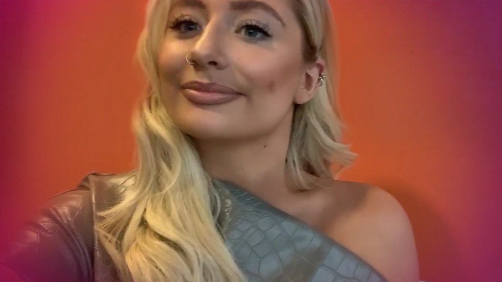 Strictly Come Dancing 2019: Catching up with Saffron Barker - BBC Newsround