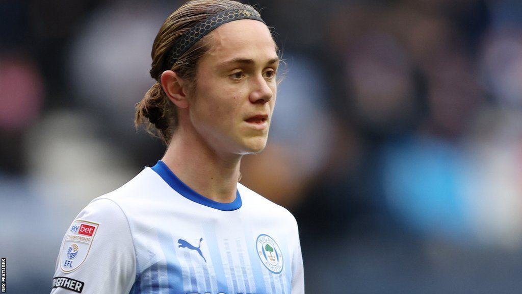 Thelo Aasgaard: Wigan Athletic midfielder signs new deal - BBC Sport