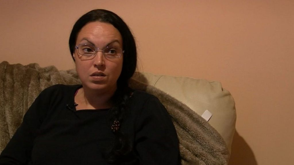 Lorraine Ridout: Family plea over missing Cardiff woman - BBC News