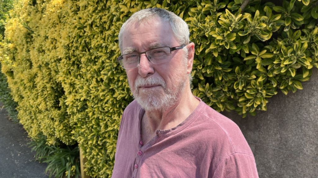 Bergerac star urges Jersey's government to buy war tunnels - BBC News