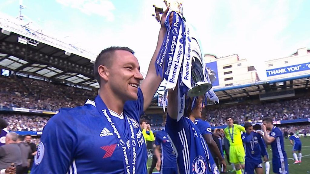 Chelsea celebrate after lifting Premier League trophy - BBC Sport