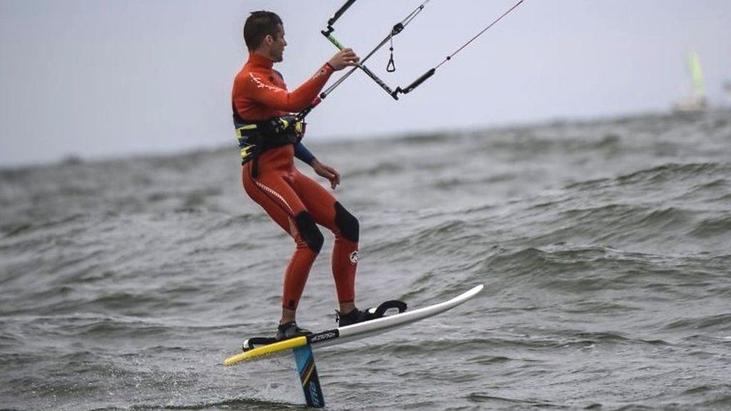 Watch the world's best kitefoil racers in action! - BBC Newsround