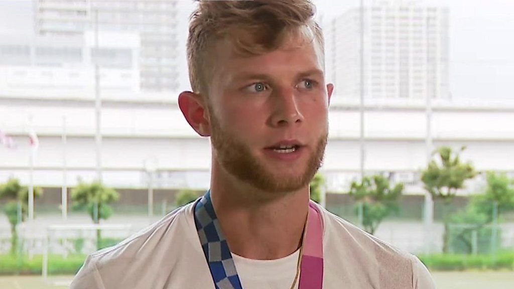 Josh Kerr 'won't settle' until 1500m bronze becomes gold - BBC Sport