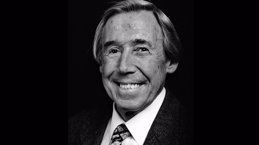 Gordon Banks funeral: Fans and mourners pay tribute - BBC News