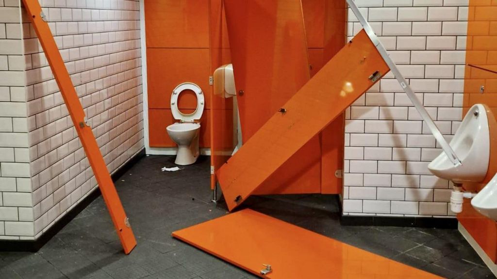 Birmingham New Street Station toilets destroyed by vandals - BBC News Birmingham New Street Station toilets destroyed by vandals - BBC News