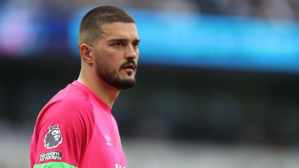 Burnley news: Muric the shining light? - BBC Sport