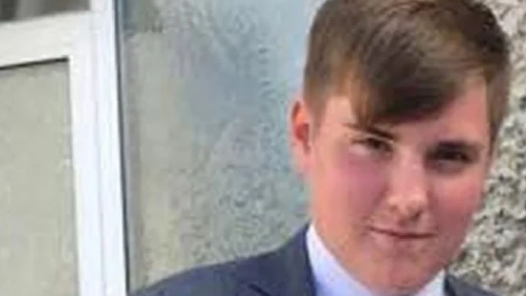 Cameron Reilly murder: Aaron Connolly is jailed for life - BBC News