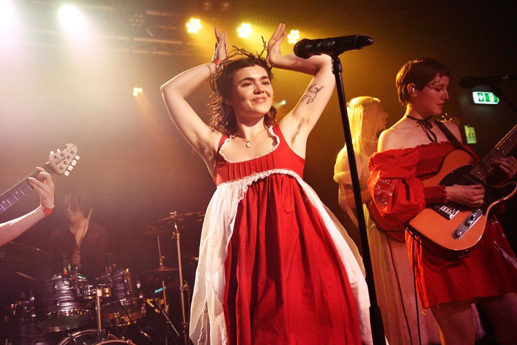 The Last Dinner Party win BBC Radio 1's Sound Of 2024 - BBC News