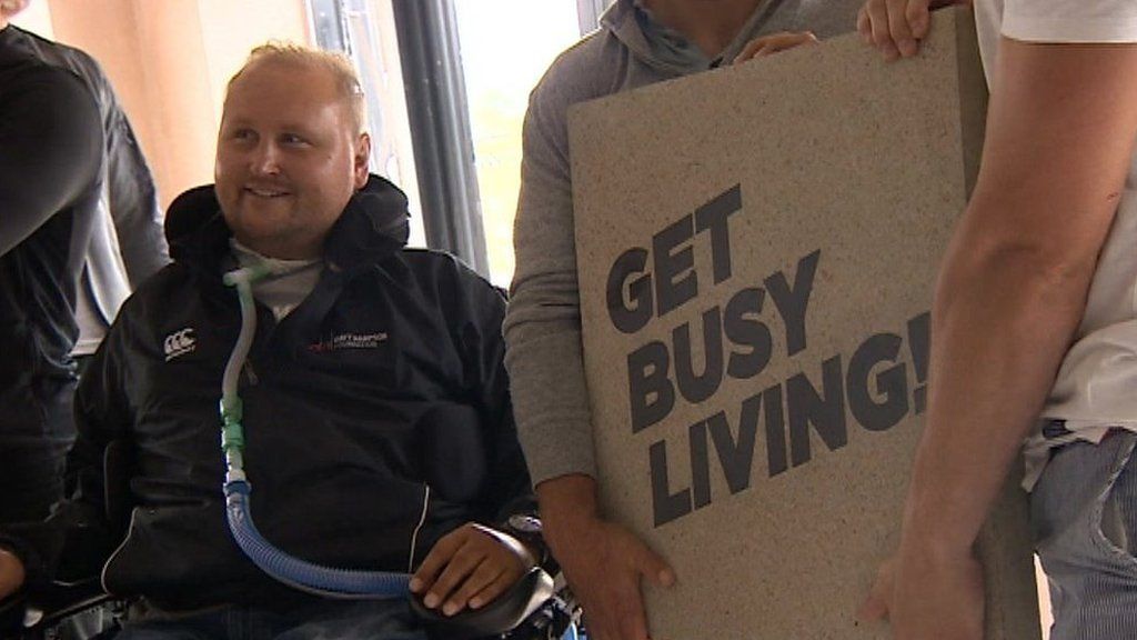 Matt Hampson: Leicester Tigers visit Get Busy Living Centre as it nears ...