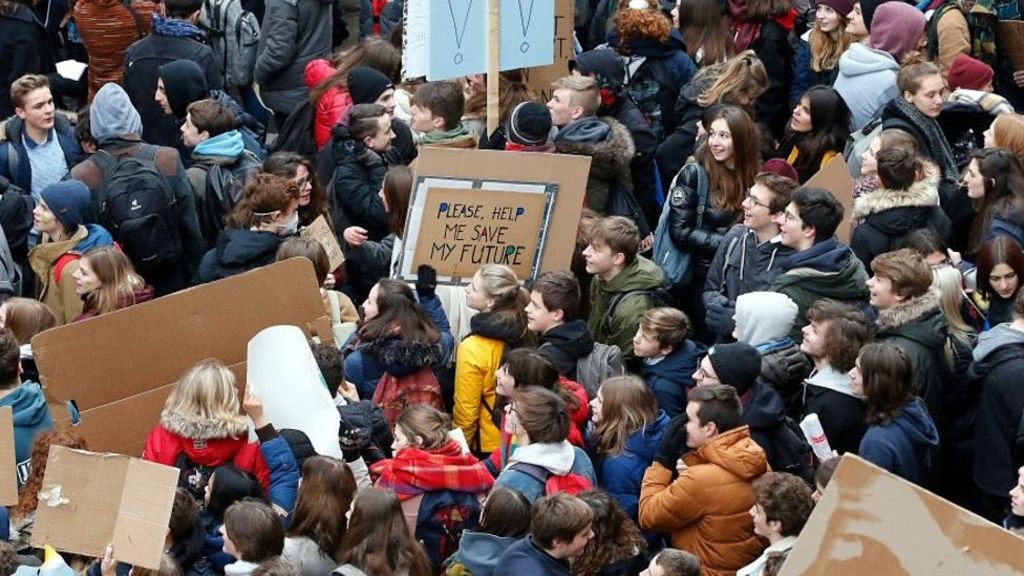 Climate change: Kids in Europe protest by skipping school - BBC Newsround