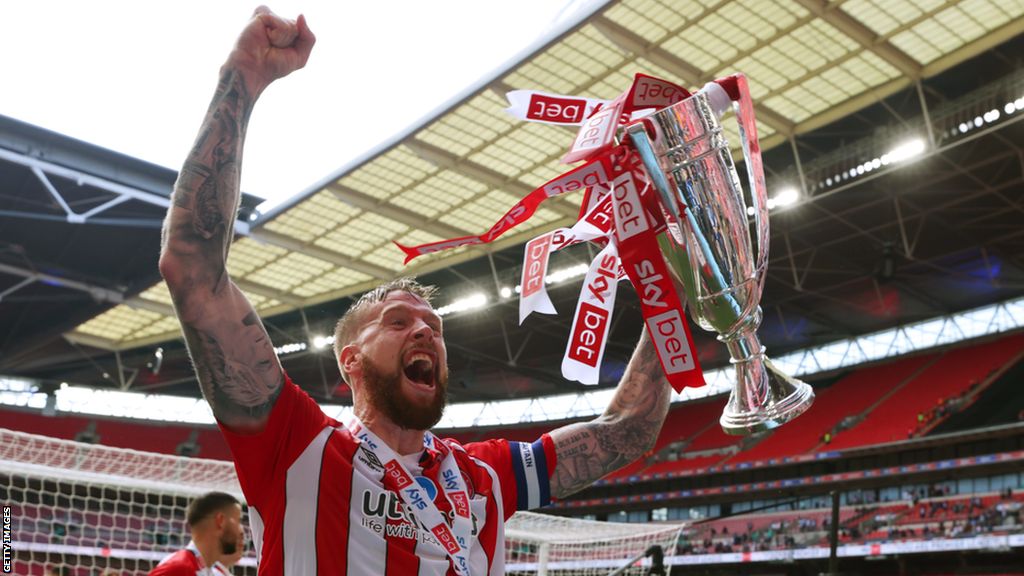 Brentford: Captain Pontus Jansson to rejoin Malmo when contract ends this summer - BBC Sport