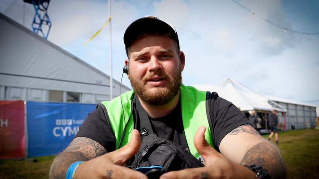 Eisteddfod: 'Rhoi profiad anhygoel i bawb' - BBC Cymru Fyw
