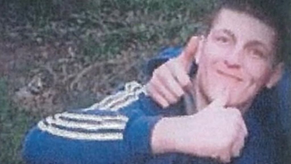 Body remains found on Yearby farmland near Redcar - BBC News