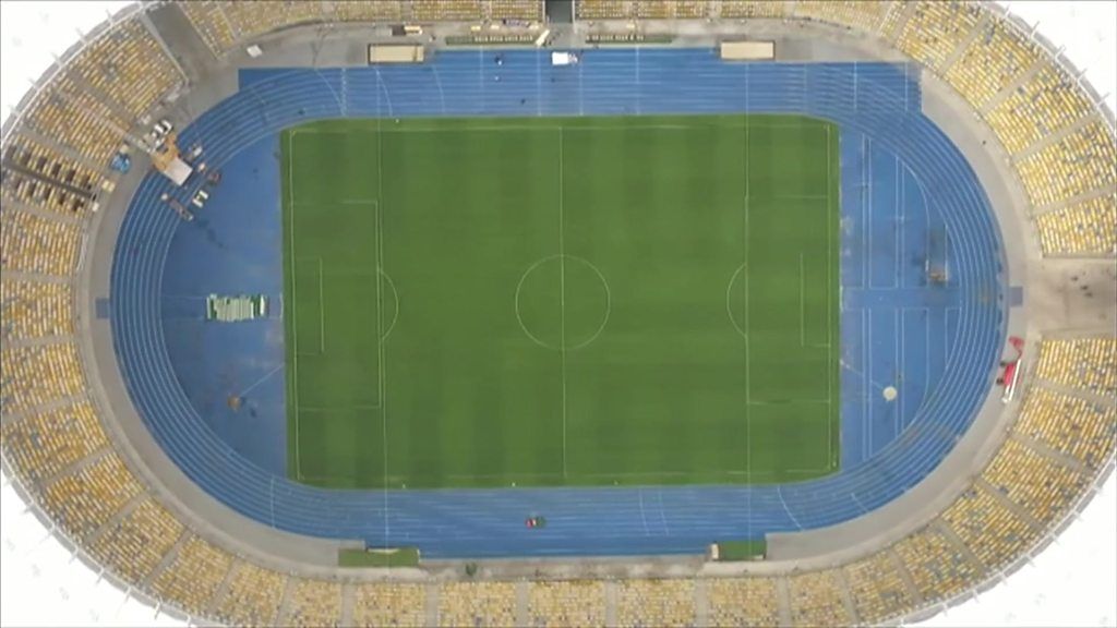 Champions League: What is the stadium like? - BBC Newsround