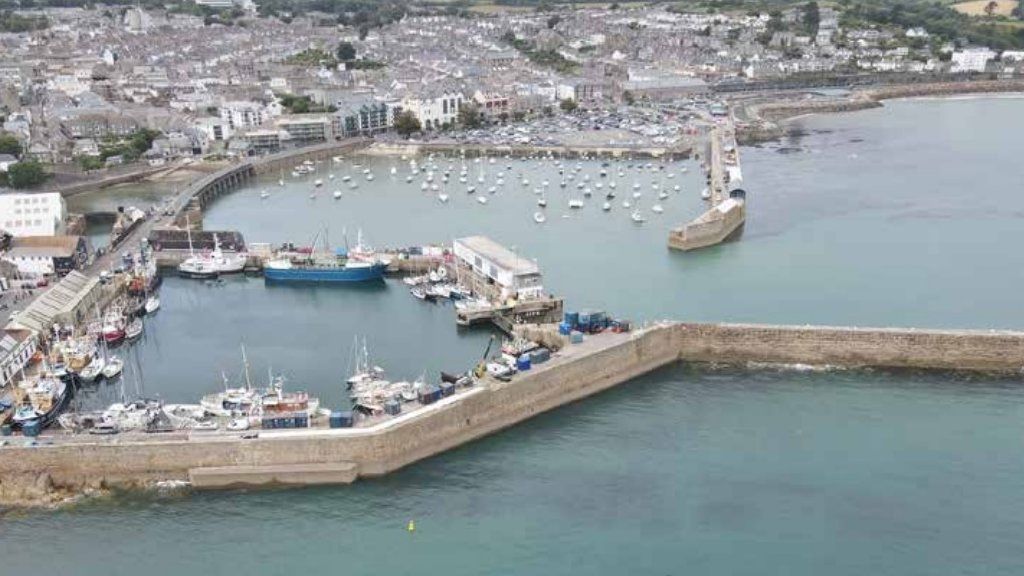 Plans to demolish Waterside Meadery restaurant submitted - BBC News