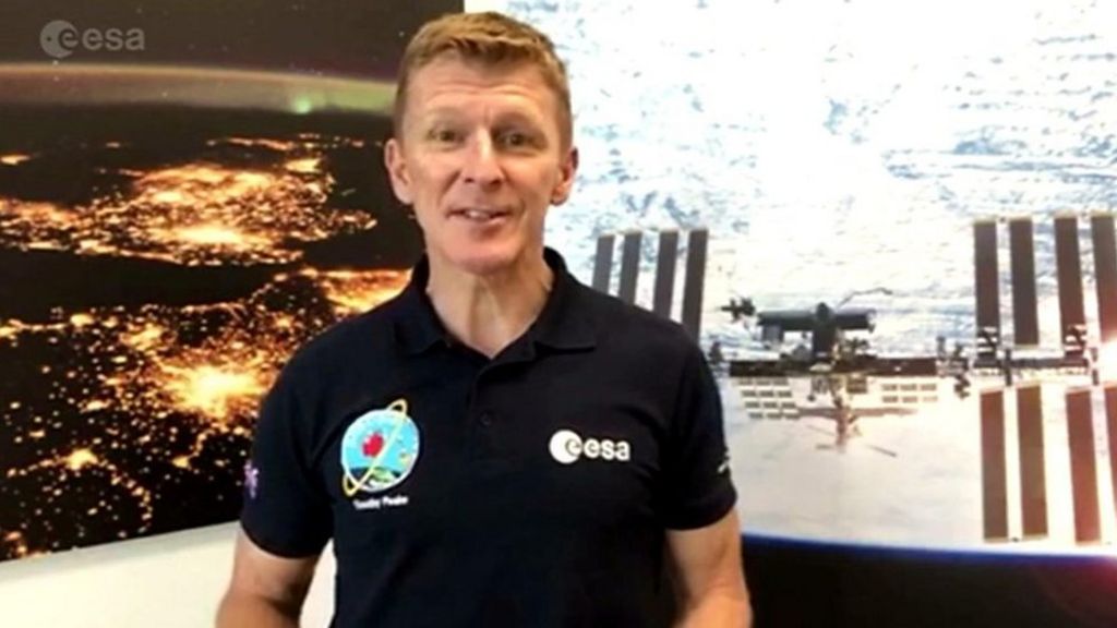 Capsule that took Tim Peake to space comes to UK - BBC Newsround