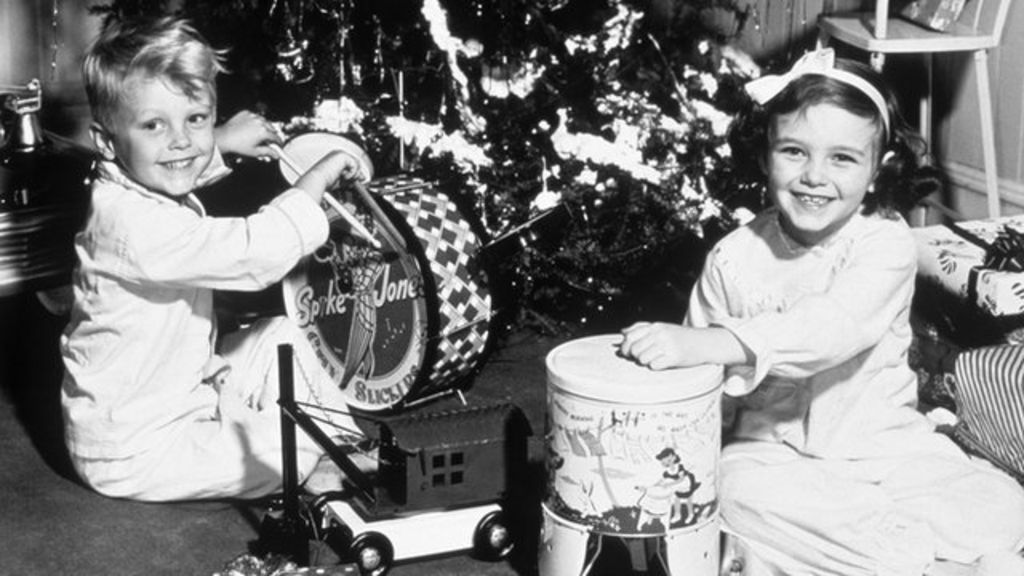 How Christmas presents have changed through the years - BBC Newsround