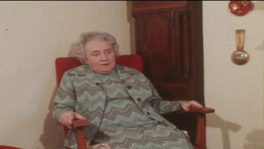 Annie Powell yn siarad ar raglen Heddiw yn 1979 - BBC Cymru Fyw