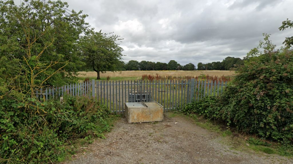 Scraptoft: New homes plan for former rugby ground - BBC News