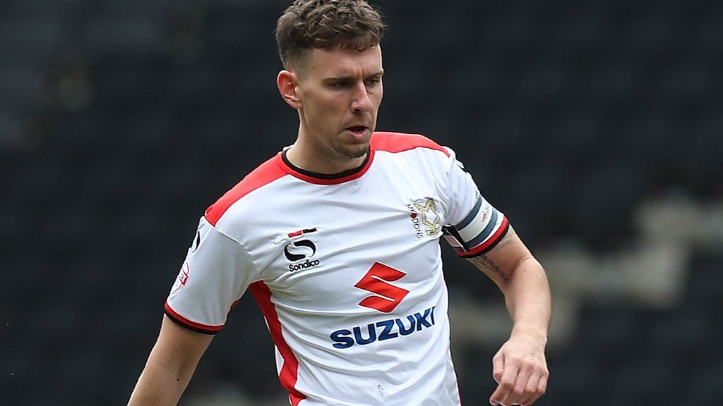 Newport County sign ex-Arsenal midfielder Mark Randall - BBC Sport