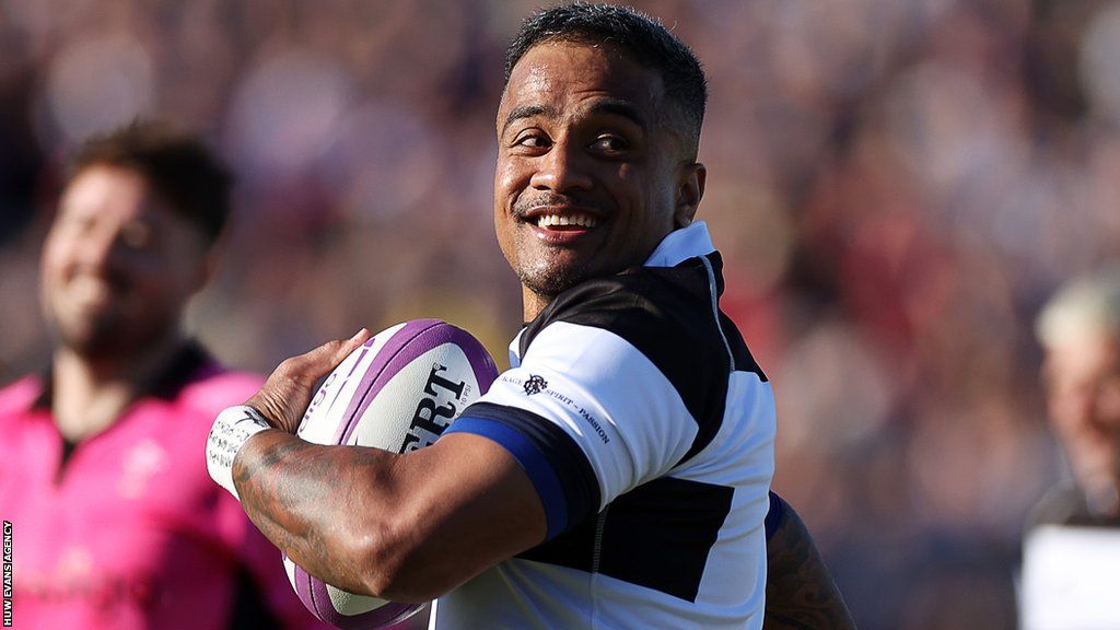 Rey Lee-Lo: Cardiff re-sign veteran Samoa centre - BBC Sport