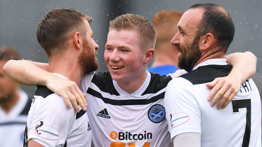 Watch: Ayr Utd score direct from corner - BBC Sport