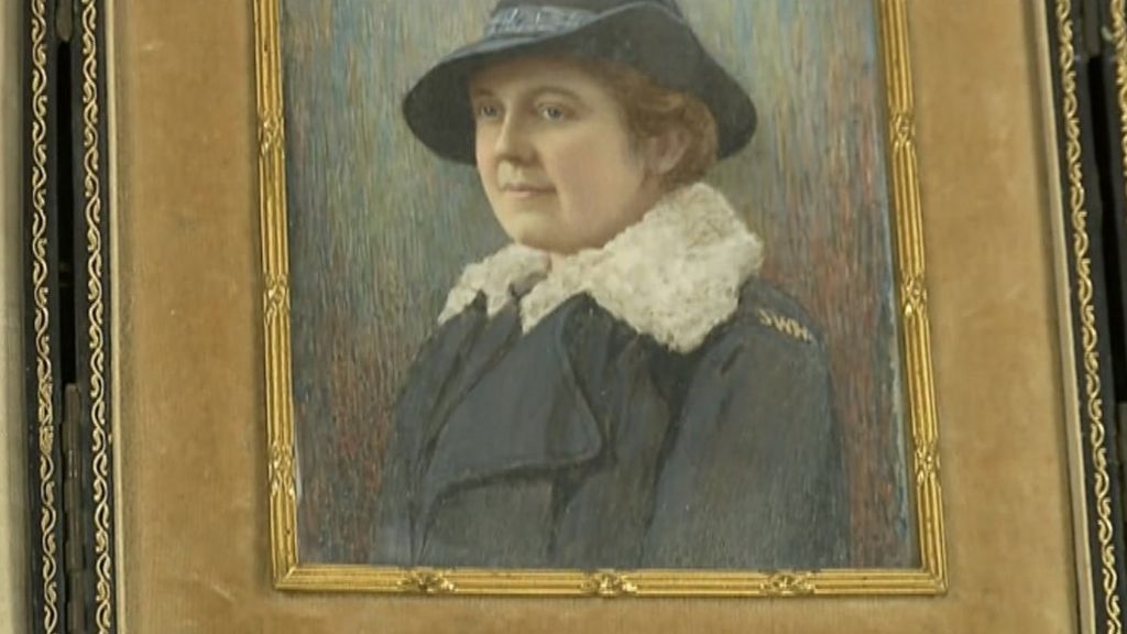 Titanic survivor's portrait discovered - BBC News